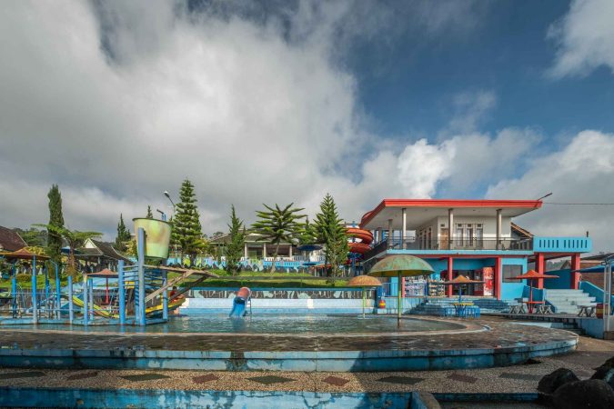 Puncak Darajat Highland Garut, Berenang Air Panas dengan Alam yang ...